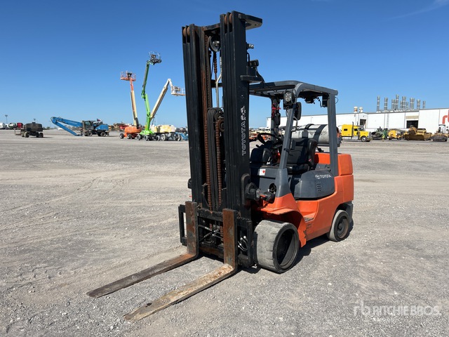 2013 Toyota 7FGCU45 Cushion Tire Forklift | Ritchie Bros. Auctioneers