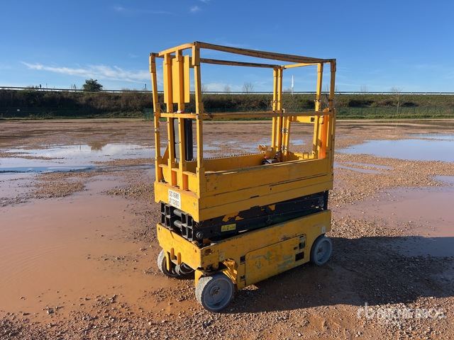 2012 Genie GS-1532 Electric Nacelle Ciseau Scissor Lift | Ritchie Bros ...