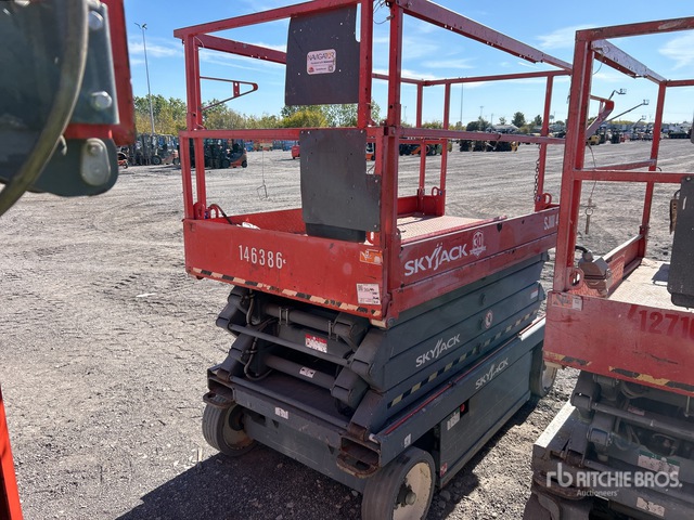 2015 Skyjack SJIII-4626 Electric Scissor Lift | Ritchie Bros. Auctioneers