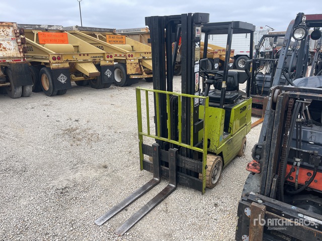 1987 Clark GCS15 2450 lb Cushion Tire Forklift | Ritchie Bros. Auctioneers