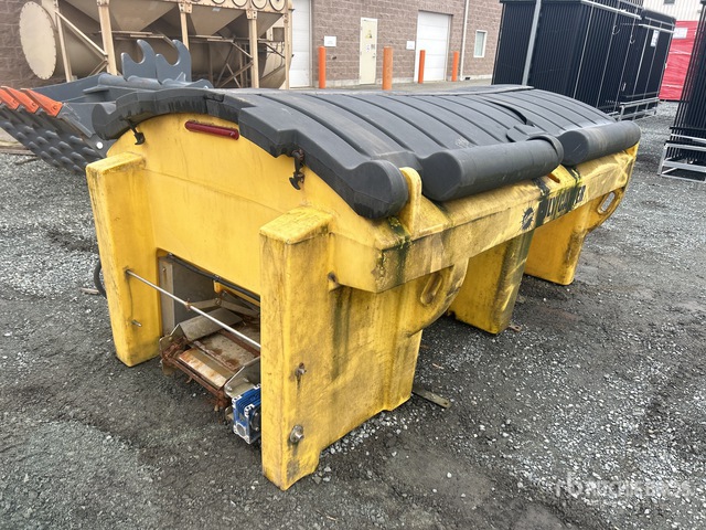 Fisher Pro-Caster Electric Épandeur de sel | Ritchie Bros. Auctioneers