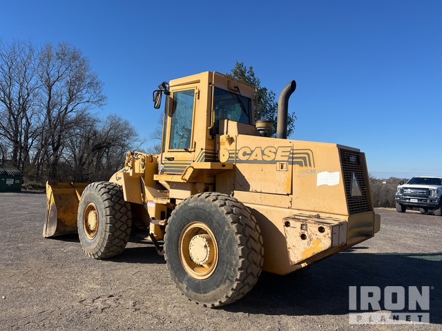 1995 Case 621B Wheel Loader in Kansas City, Missouri, United States ...