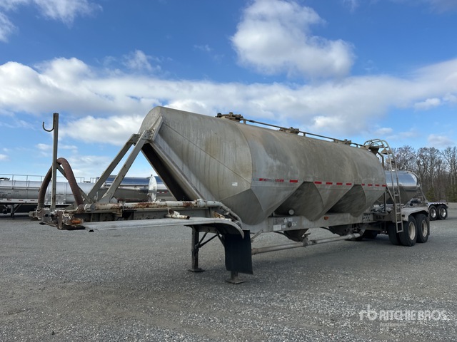 1988 Fruehauf 1000 cft T/A Remolque Cisterna Neumática | Ritchie Bros. Auctioneers