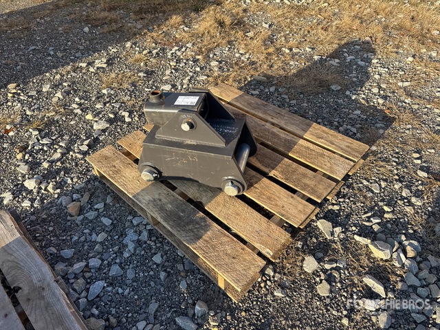 SK190 Mounting Bracket (Unused) | Ritchie Bros. Auctioneers