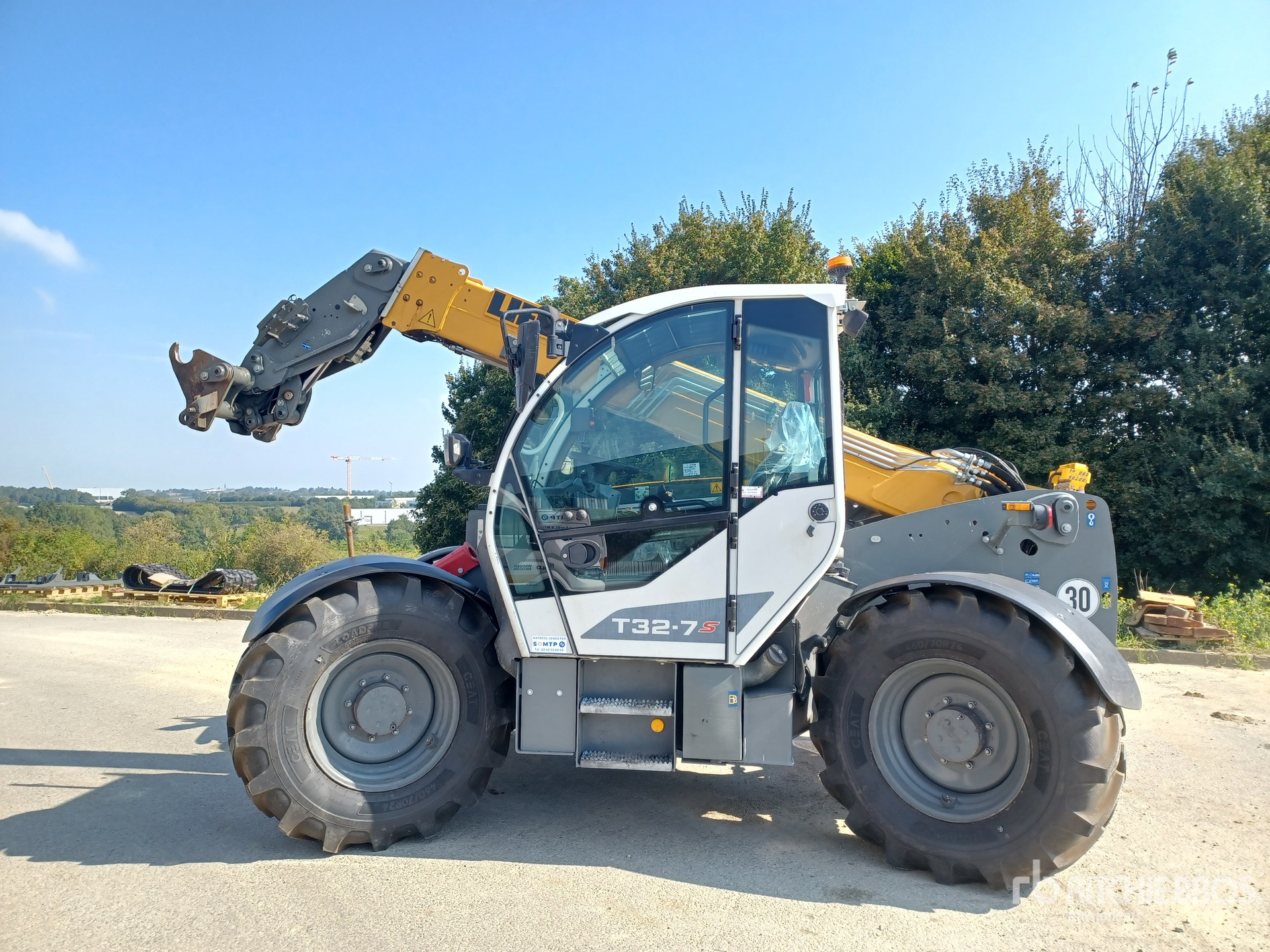 2021 Liebherr T32-7 Chariot Telescopique Chariot élévateur télescopique | Ritchie Bros. Auctioneers