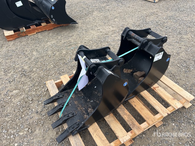 Cangini Qty Excavator Bucket (Unused) | Ritchie Bros. Auctioneers