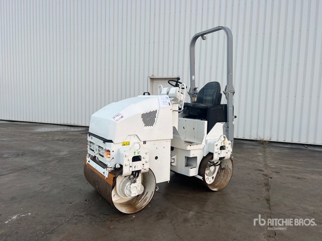 2021 Cat CB1.8 Compacteur Vibrant Tandem Double Drum Roller | Ritchie ...