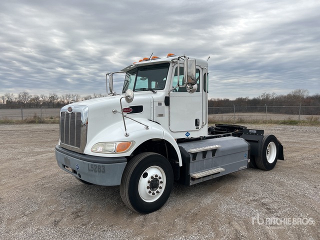 2017 Peterbilt CNG 4x2 S/A Day Cab Truck Tractor | Ritchie Bros ...