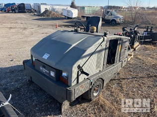 2001 Nilfisk Advance 2060 Ride-On Floor Sweeper in Odessa, Missouri ...