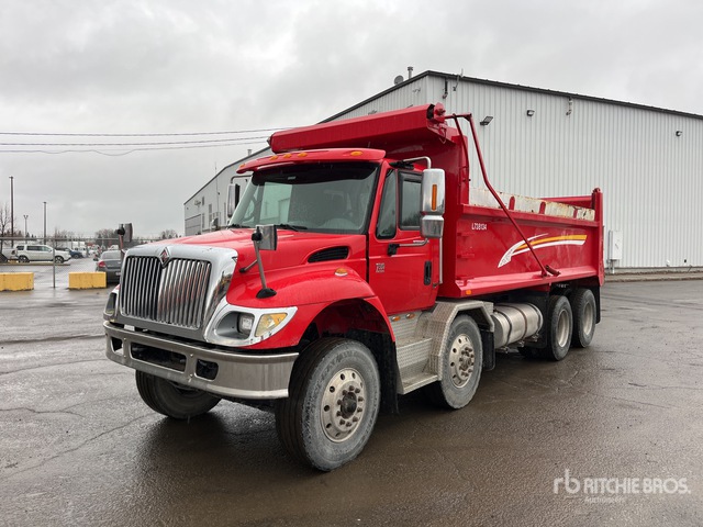 2002 International 7500 8x4 Twin-Steer T/A Camión dumper | Ritchie Bros ...
