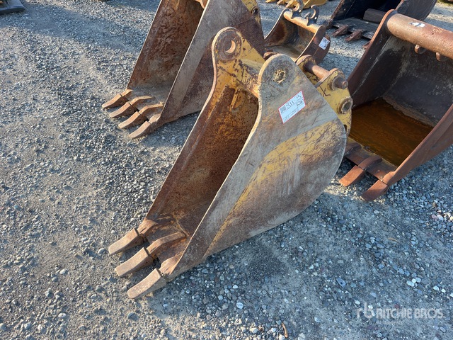 Quantity of (2) 12 in Digging & 18 in Backhoe Rear Bucket - Fits Case ...