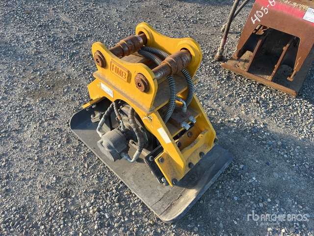 21.5 in Hydraulic Plate Compactor Attachment | Ritchie Bros. Auctioneers