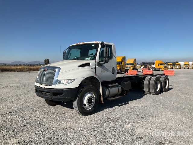 2021 International MV607 SBA 6x4 Camión chasis Cabina / Cab and Chassis ...