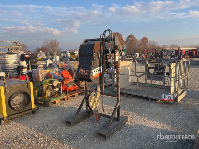 2009 Manitou Hydraulic Winch | Ritchie Bros. Auctioneers