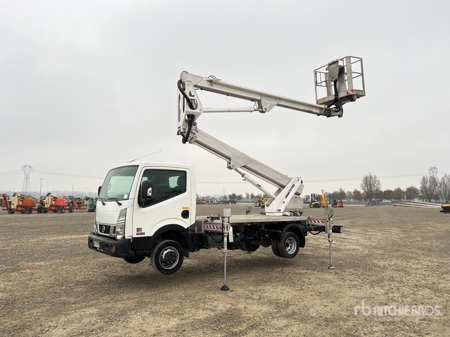 2020 Multitel HX200 20 m on Nissan Cabstar 35.13 Piattaforma autocarrata | Ritchie Bros. Auctioneers
