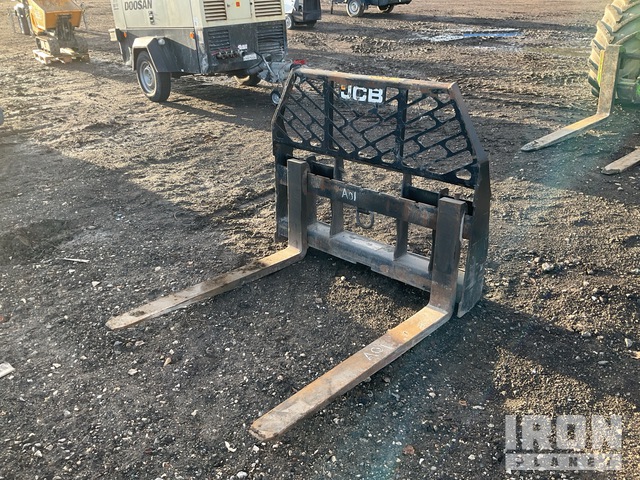 2018 JCB PF42 Pallet Forks | Ritchie Bros. Auctioneers