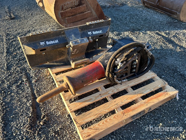Bobcat HB880 45 in Hydraulic Breaker - Fits Bobcat E35 | Ritchie Bros ...