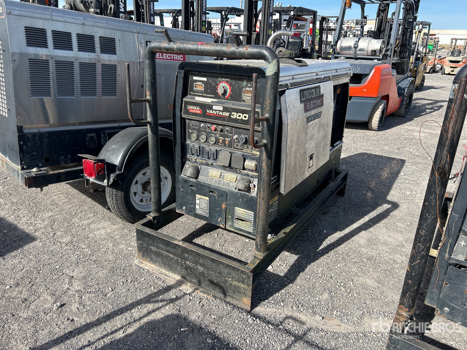 Lincoln Electric Vantage 300 Skid-Mounted Multi-Process Saldatrice a ...