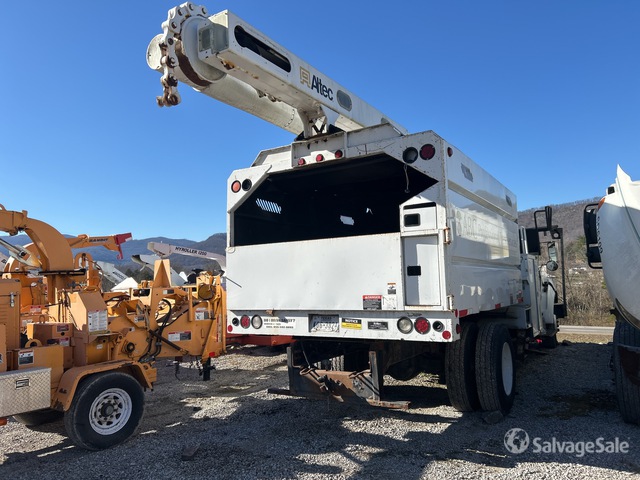 2016 Altec LR760-E70 400 lb Articulated Boom on 2015 Ford F-750 4x2 ...