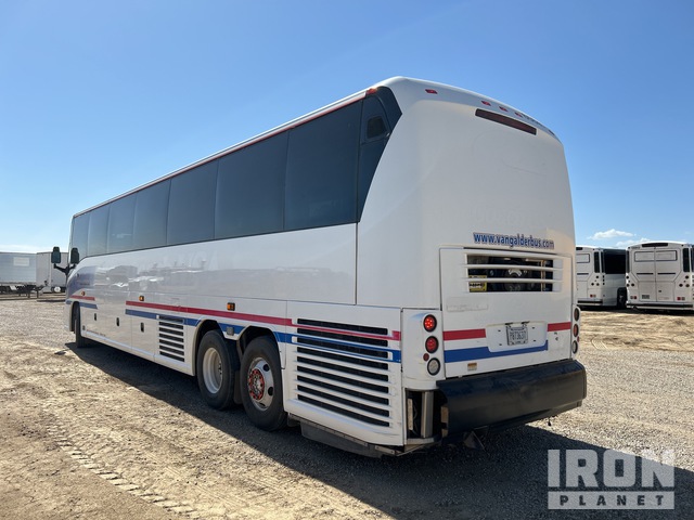 2011 MCI J4500 6x2 52-Seat Coach in Longmont, Colorado, United States ...