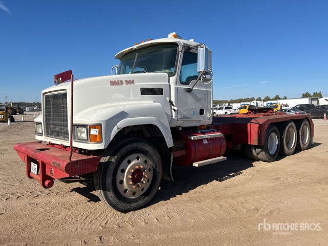 2009 Mack CHU613 8x4 Tri/A Day Cab Truck Tractor | Ritchie Bros ...