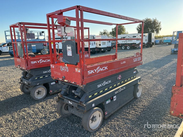 2016 Skyjack SJIII-3220 Electric Scissor Lift | Ritchie Bros. Auctioneers