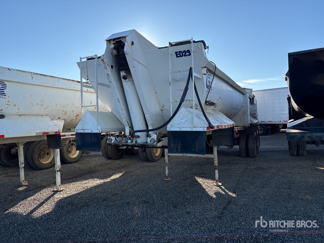 26 ft T/A Frameless Remolque banera | Ritchie Bros. Auctioneers