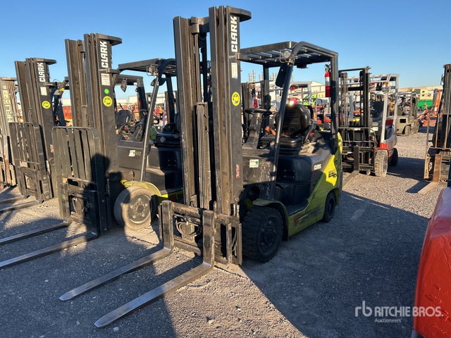 Clark S25CL 4500 lb Cushion Tire Forklift | Ritchie Bros. Auctioneers