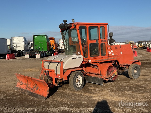 2008 Broce CR350 Self-Propelled Broom | Ritchie Bros. Auctioneers