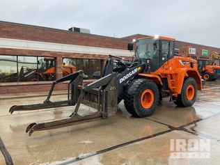 2020 Doosan DL300-5 Wheel Loader in Bedford, Ohio, United States ...