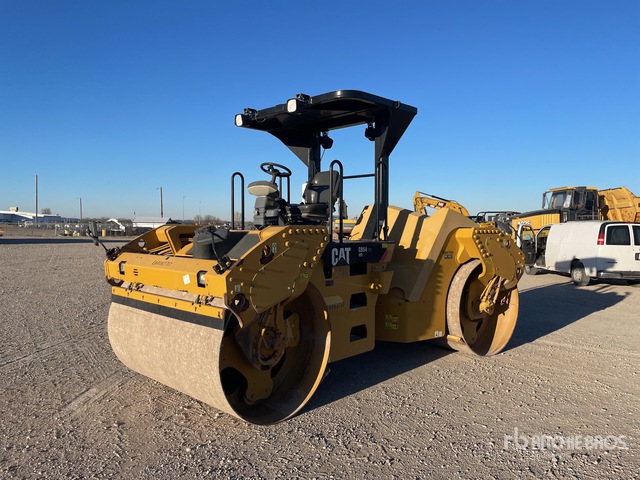 2013 Cat CB54 Double Drum Roller | Ritchie Bros. Auctioneers