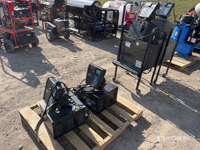 Quantity of (4) Midtronics GR8 Commercial Battery Charger | Ritchie ...