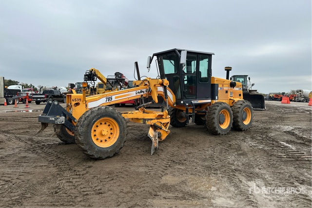 2013 LeeBoy 785 Motor Grader | Ritchie Bros. Auctioneers
