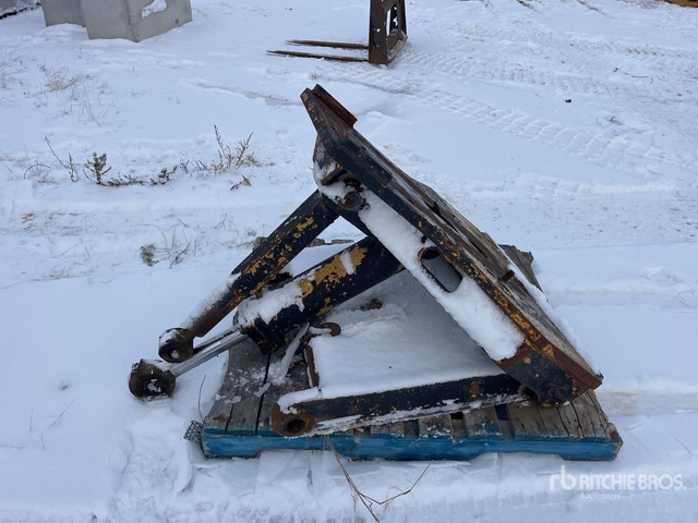 Imac Front Lift Group - Fits Cat 160H | Ritchie Bros. Auctioneers