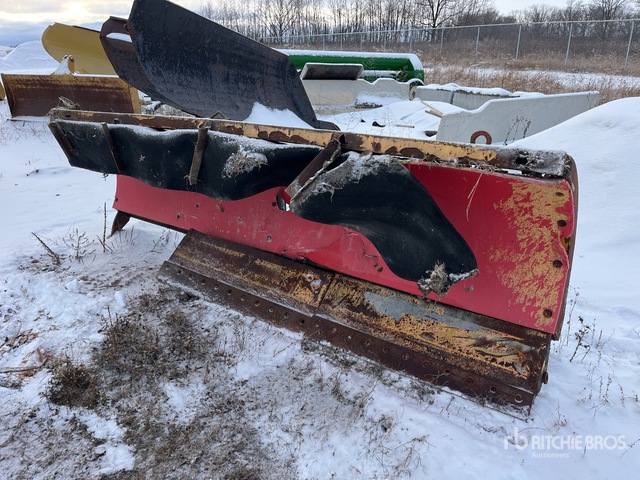 11 ft 2 Way Snow Plow (Inoperable) | Ritchie Bros. Auctioneers