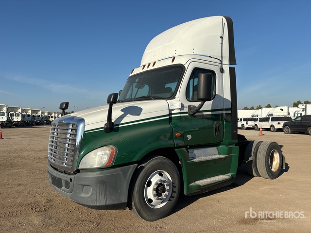 2015 Freightliner Cascadia 125 4x2 S/A Day Cab Truck Tractor | Ritchie ...