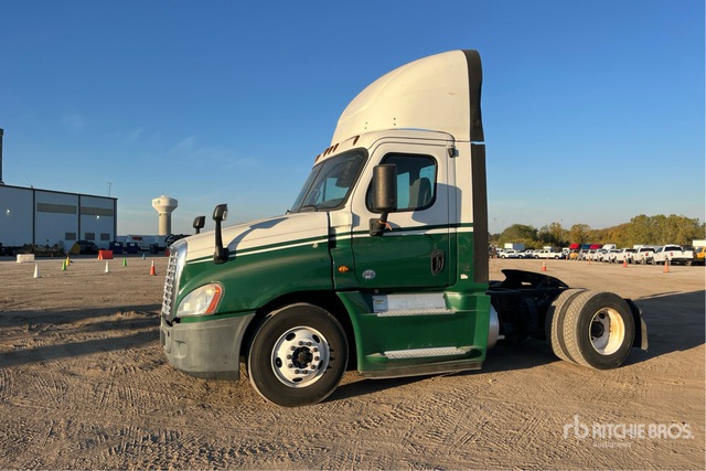 2015 Freightliner Cascadia 125 4x2 S/A Day Cab Truck Tractor | Ritchie ...