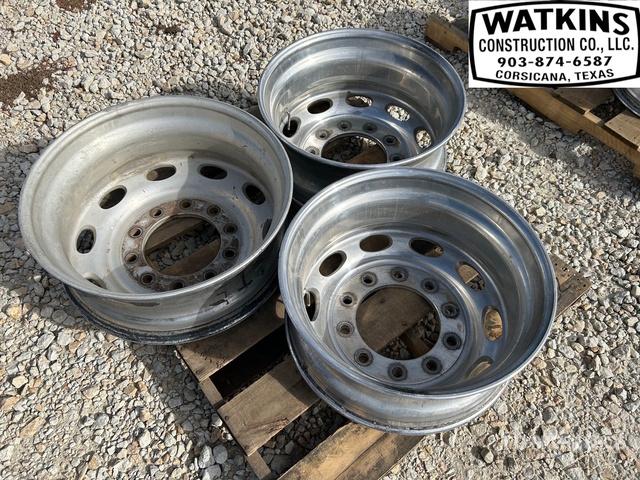 Quantity of (2) 22.5 x 8.25 Rims | Ritchie Bros. Auctioneers