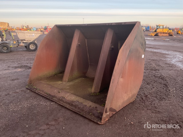 2800 mm Mass Load Q/C Hi-Tip Wheel Loader Bucket | Ritchie Bros ...