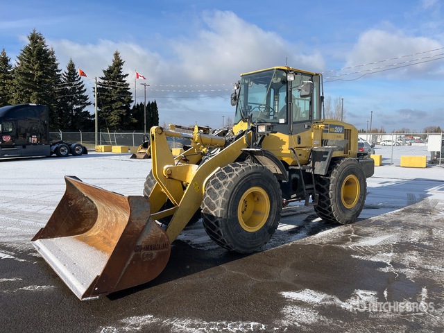 2015 Komatsu WA200-7 Wheel Loader | Ritchie Bros. Auctioneers