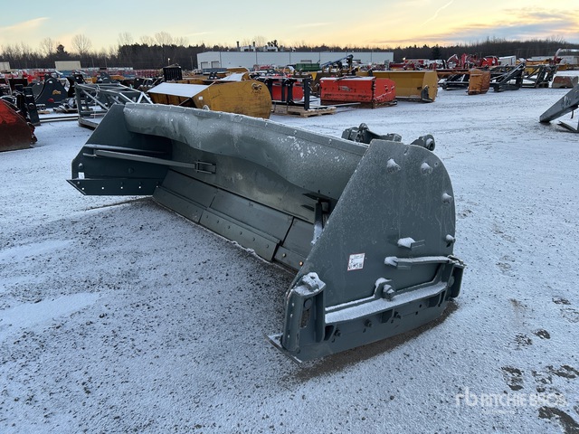 Volvo 12 ft Lama spazzaneve - Fits Wheel Loader | Ritchie Bros. Auctioneers