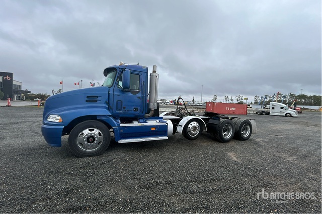2003 Mack CX613 Vision 6x4 Cabeza Tractora Cabina Corta | Ritchie Bros ...