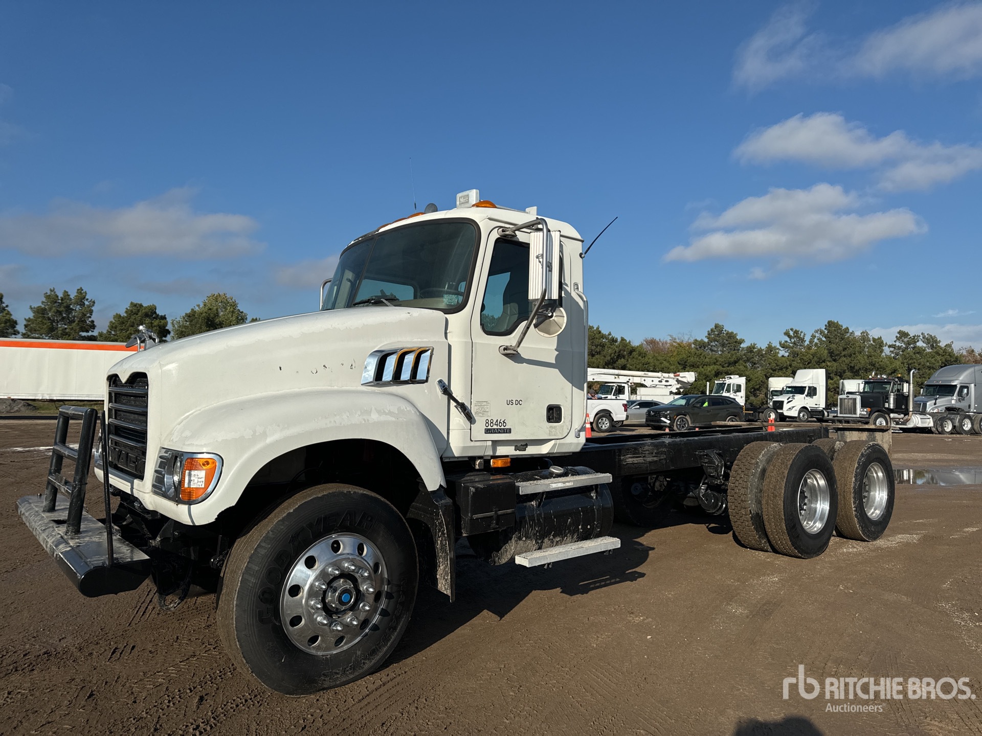 2006 Mack CV713 6x4 Cabina y chasis | Ritchie Bros. Auctioneers