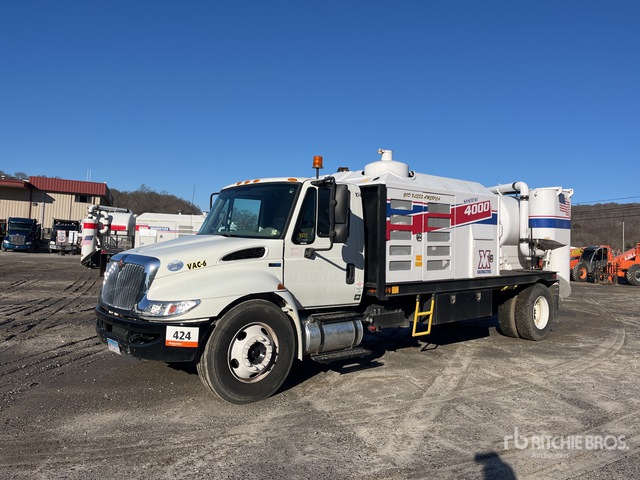 Vacmasters 4000 on 2015 International 4300 4x2 Vacuum Excavator Truck ...
