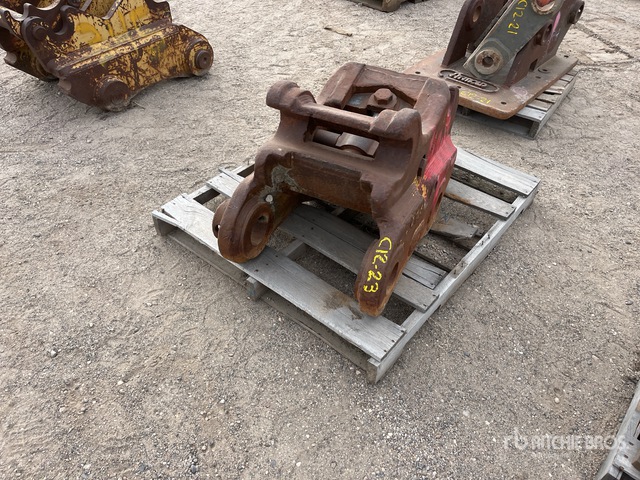 Quick Coupler - Fits Komatsu PC400 | Ritchie Bros. Auctioneers