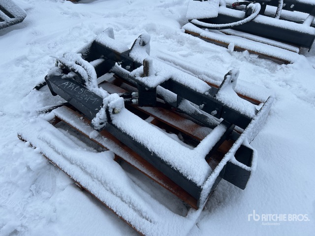 Landhonor PHA-16-2C Skid Steer 3-Point Adapter | Ritchie Bros. Auctioneers