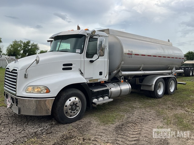 2010 Mack CXU613 4750 gal 6x4 Tanker Truck | Ritchie Bros. Auctioneers