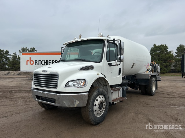 2014 Freightliner M2 106 4x2 Propane Tanker Truck | Ritchie Bros ...