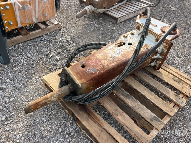 Kent F6 Backhoe Hydraulic Breaker | Ritchie Bros. Auctioneers