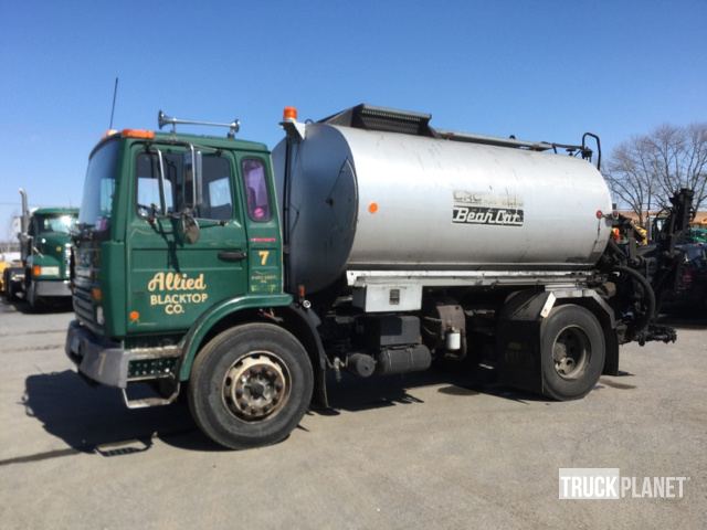 1995 Mack MS250P Asphalt Distributor Truck in Maple Grove, Minnesota ...